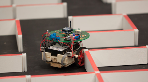 Elviatech - Sparte Robotics :compétions de robotique au Cameroun